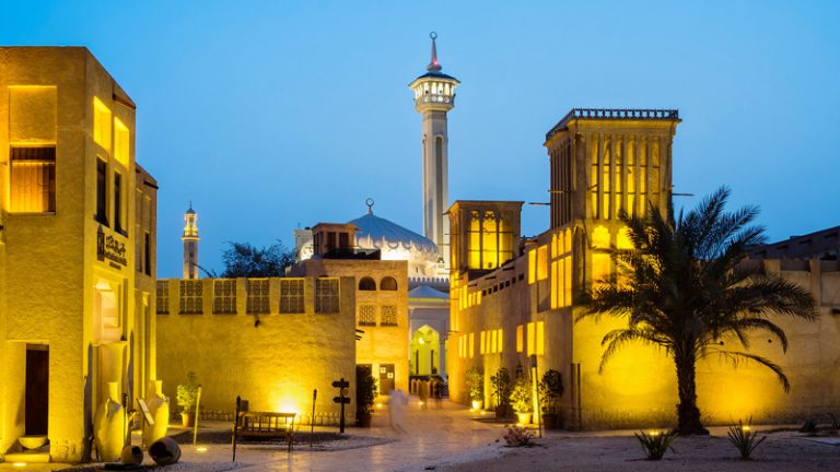 All About the Arab Cultural Norms & Customs in the Country of UAE